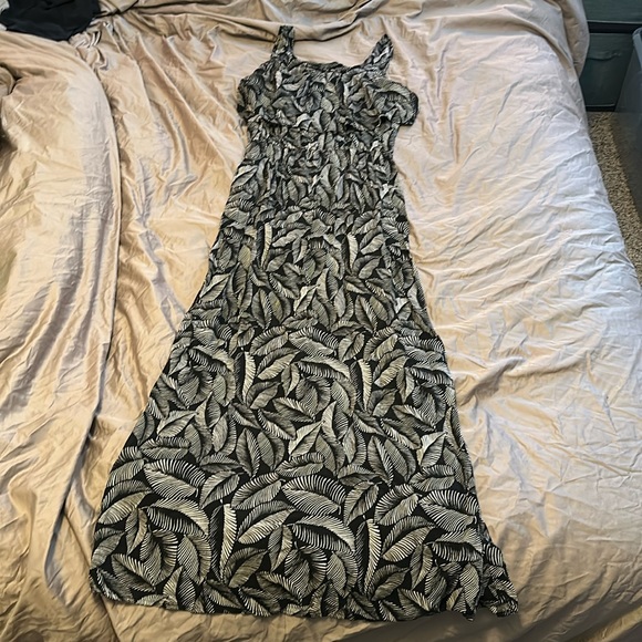 Merona | Dresses | Merona Maxi Dress Black And White Leaf Print | Poshmark
